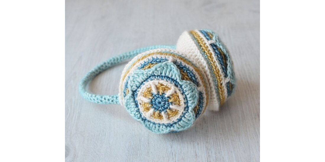 Floral Ear Muffs | Scheepjes