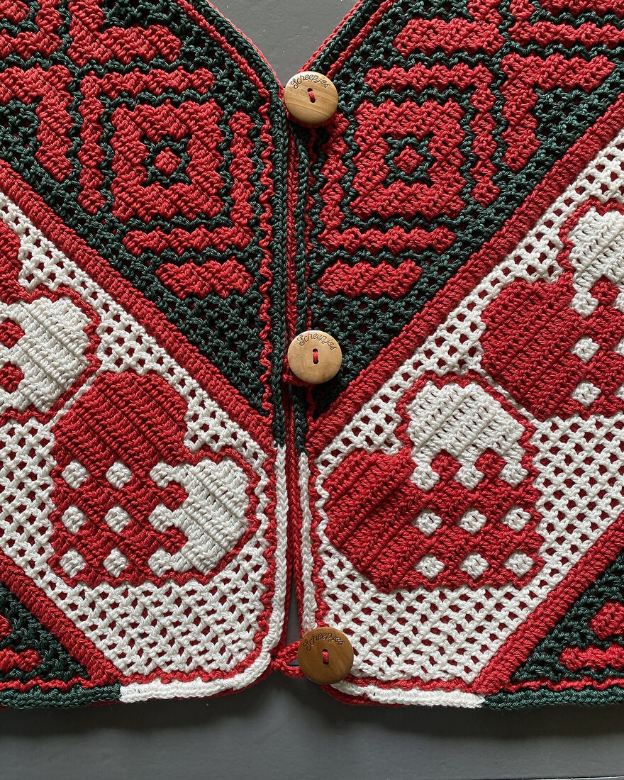 Astrid's Christmas Tree Skirt | Scheepjes